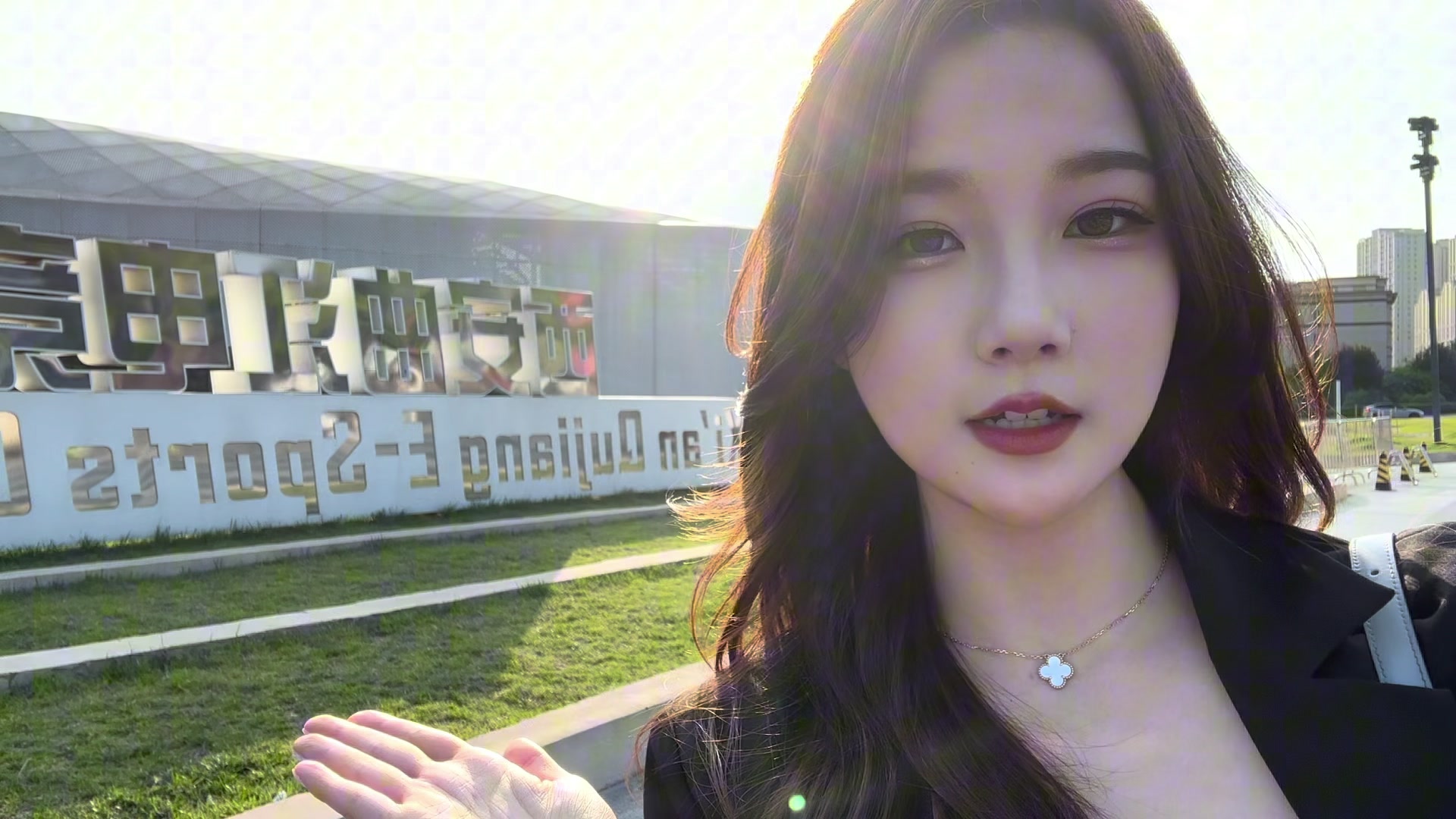 LPL英文流解说Kitty发布VLOG：又一次参加LPL总决赛发布会-直播吧